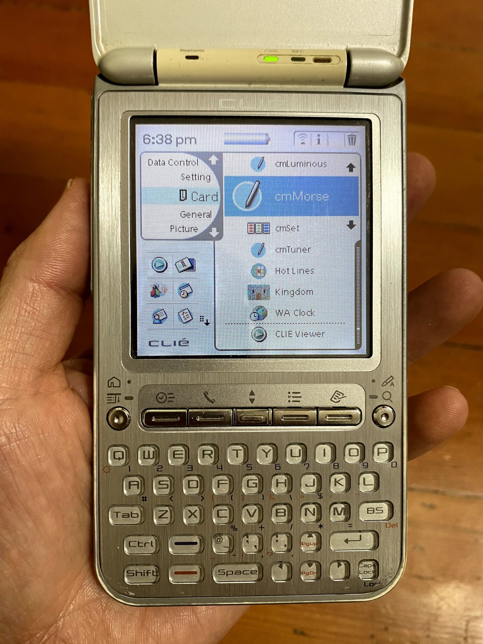 MachWerx » Blog Archive » Hardware Archeology: Sony CLIÉ